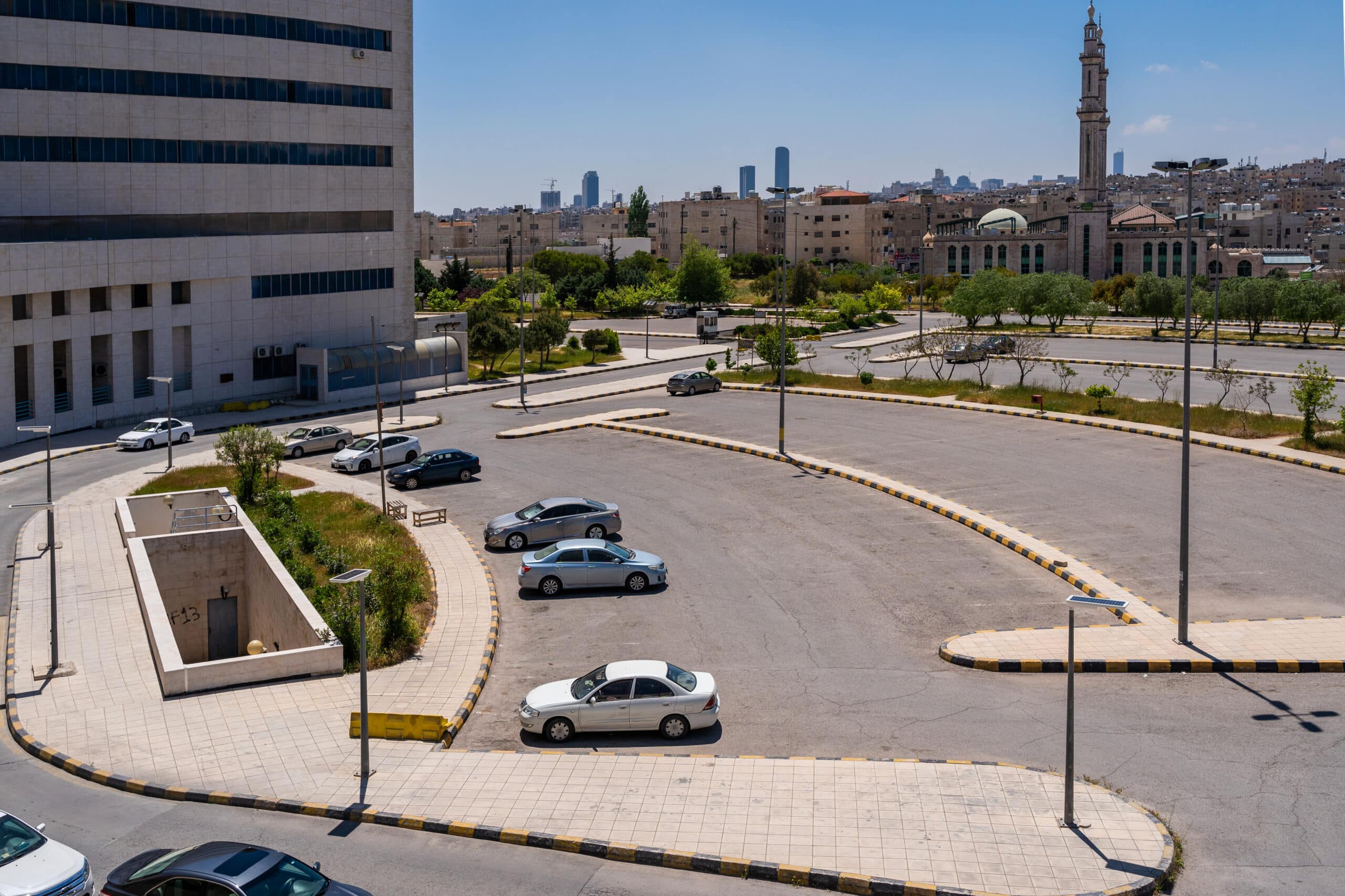 Jordan: Solar lighting brings well-being to a hospital - Sunna Design
