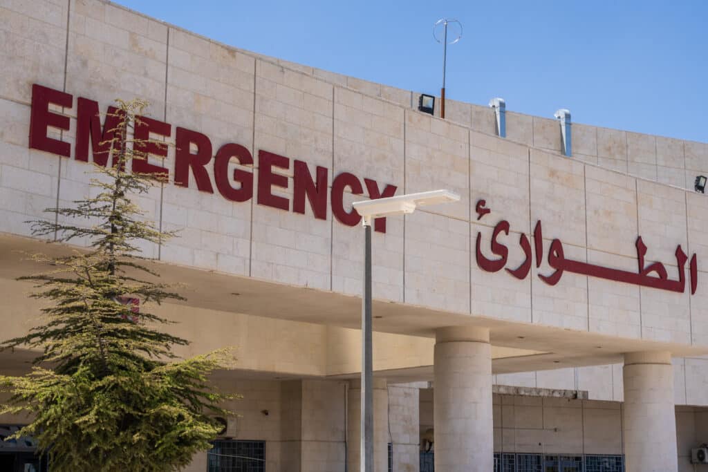 Jordan: Solar lighting brings well-being to a hospital - Sunna Design