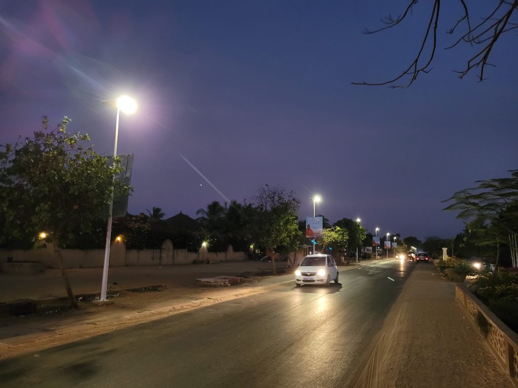 Iluminación solar en Saly, prestigioso destino turístico de Senegal ...