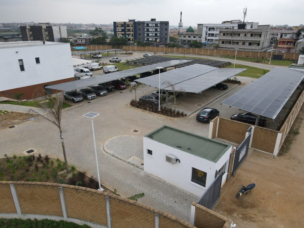 Eclairage au solaire d'un site industriel à Abidjan - Sunna Design