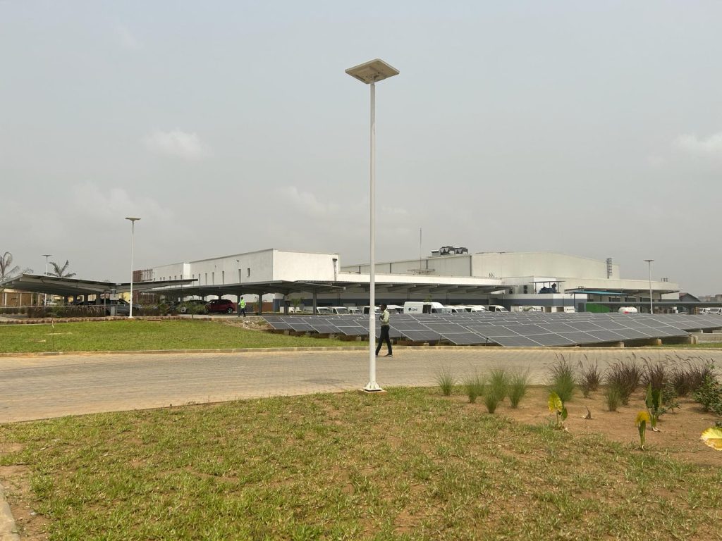 Eclairage au solaire d'un site industriel à Abidjan - Sunna Design
