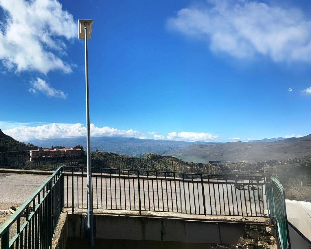 Solar Lighting of a Bridge in Centuripe, Italy - Sunna Design