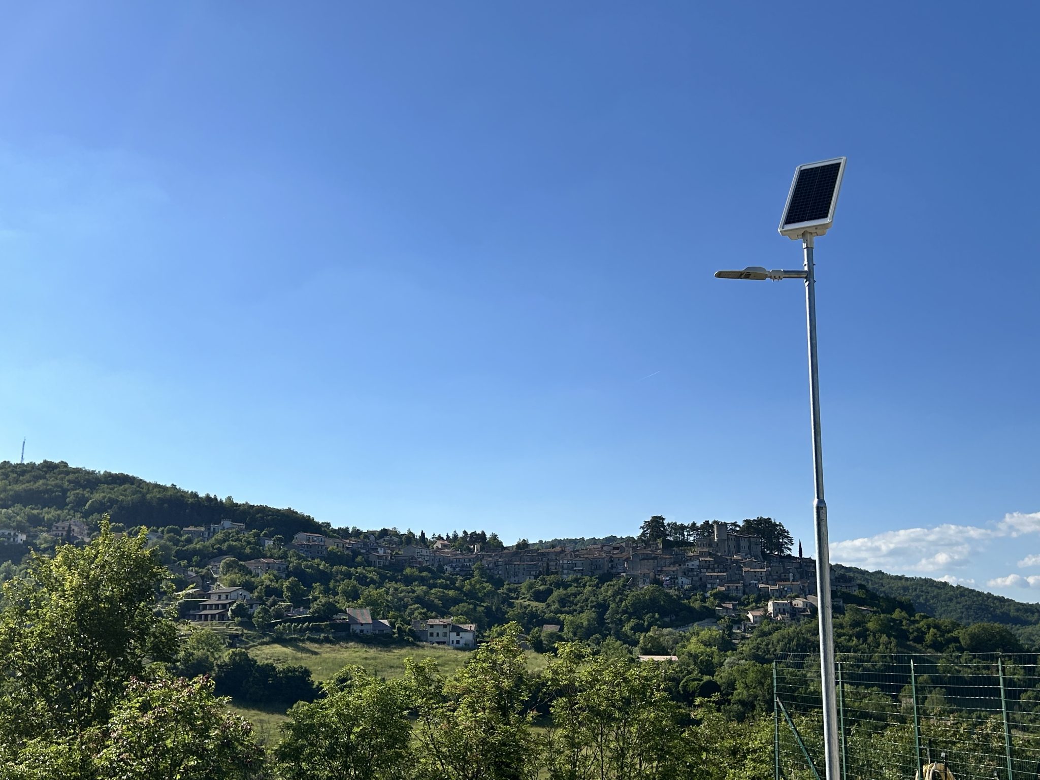 Autonomous Solar Lighting for a remote street in Orvinio, Italy - Sunna ...